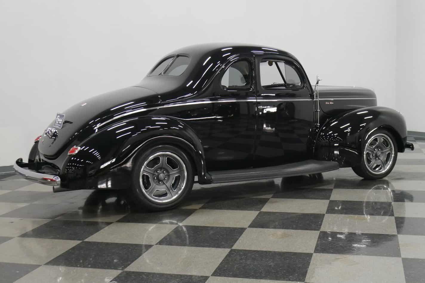 1940 FORD BUSINESS COUPE RESTOMOD